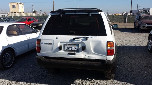 97 Nissan Pathfinder 4 Dr SUV - T - DRIVE