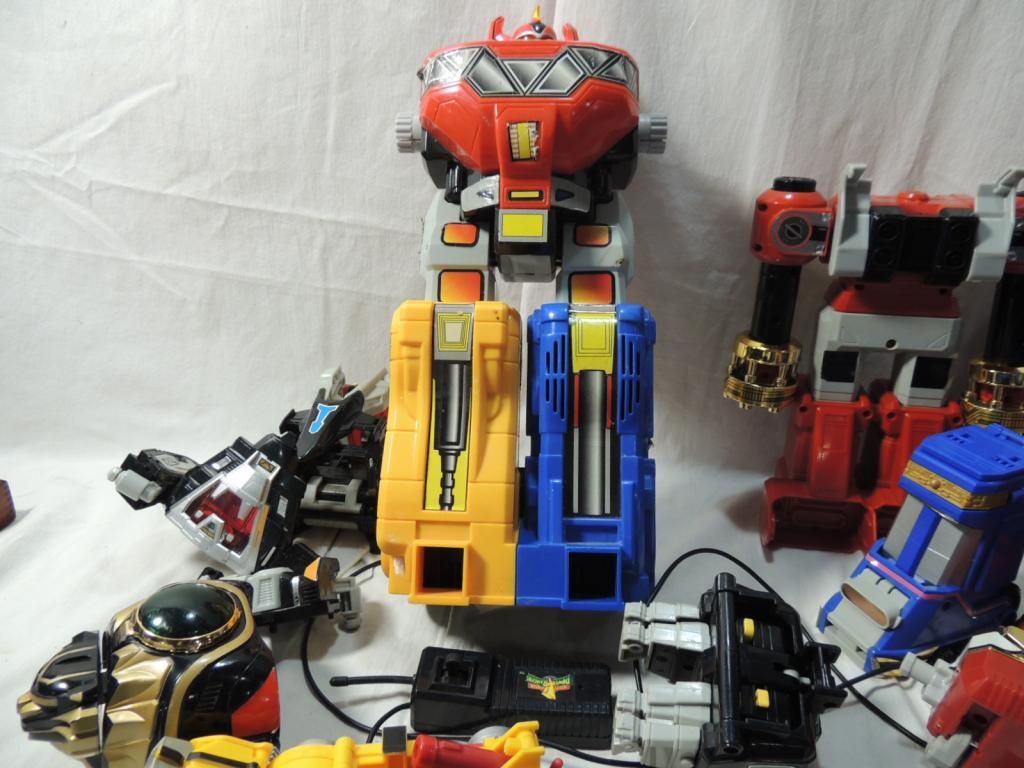 BOX LOT POWER RANGER TOYS & ACTION FIGURES