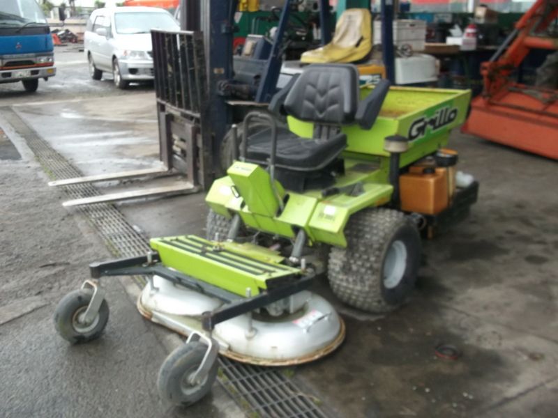 GRILLO FD300L ZERO TURN MOWER