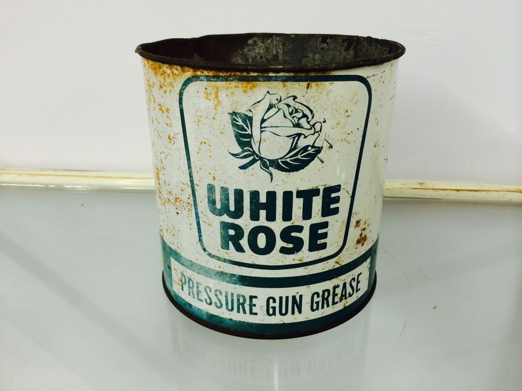 White Rose 5 lb. Preassure Gun Grease Can