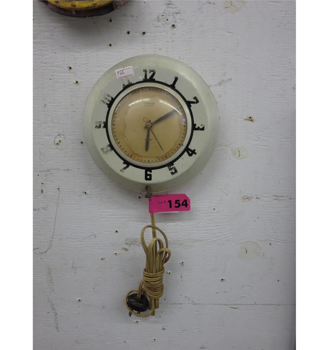 Vintage Ingraham electric wall clock - 7"