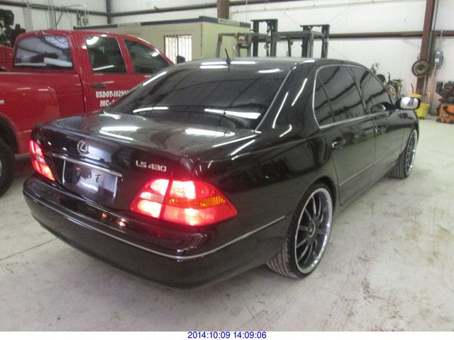 2001 - LEXUS LS400