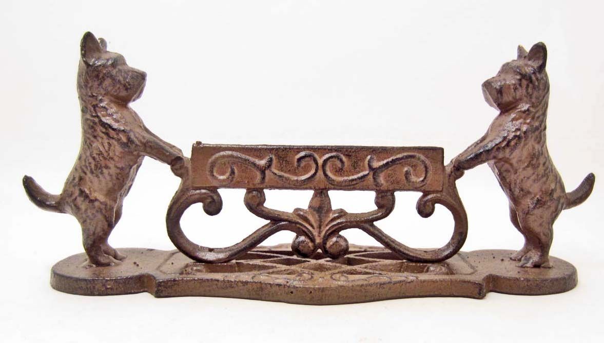 CAST IRON DOG BOOT SCRAPER