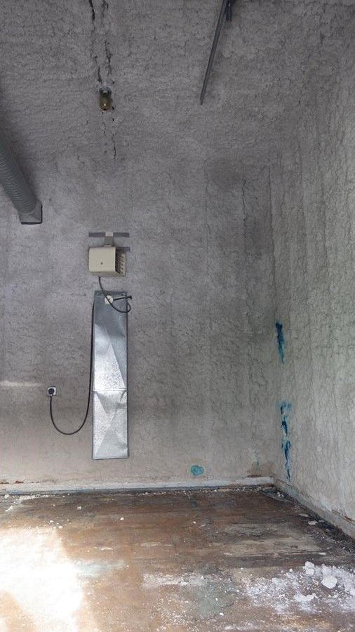 Chemical storage shed with welded steel floor with 6" containment ...