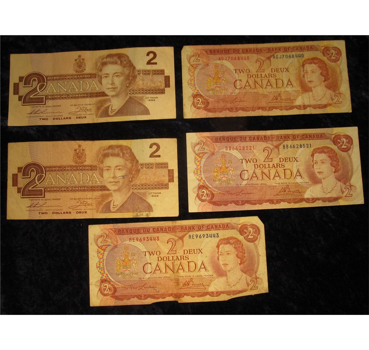 1069. $10 face value Canadian bank notes, five $2 notes