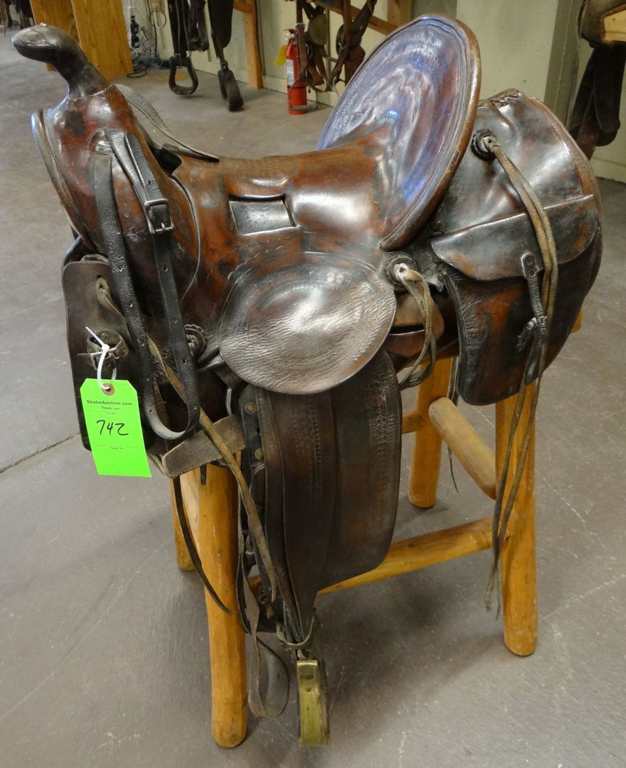 Loop seat saddle, saddle pockets, 14 1/2", sgle rigged