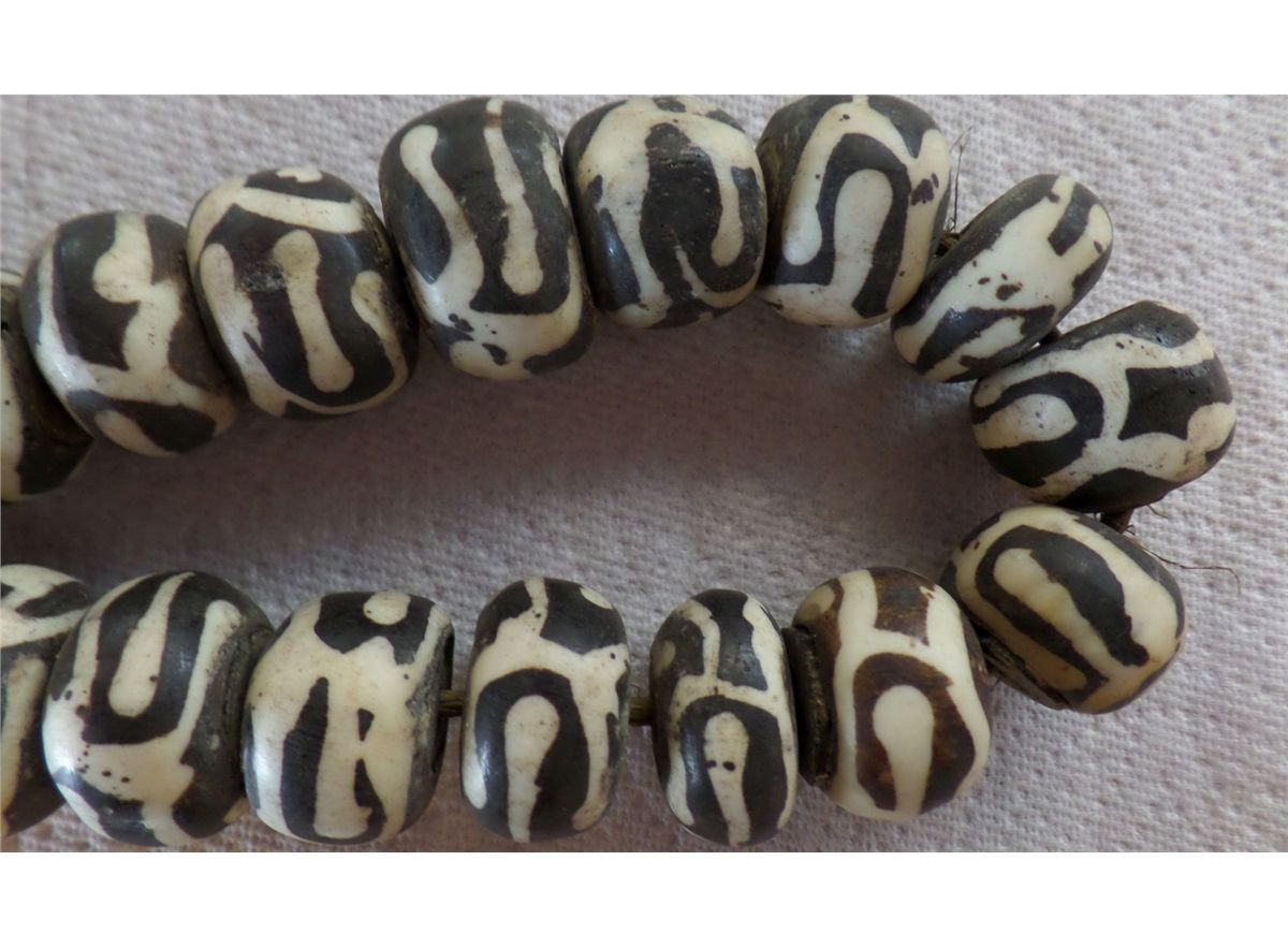 Large African Skunk Beads
