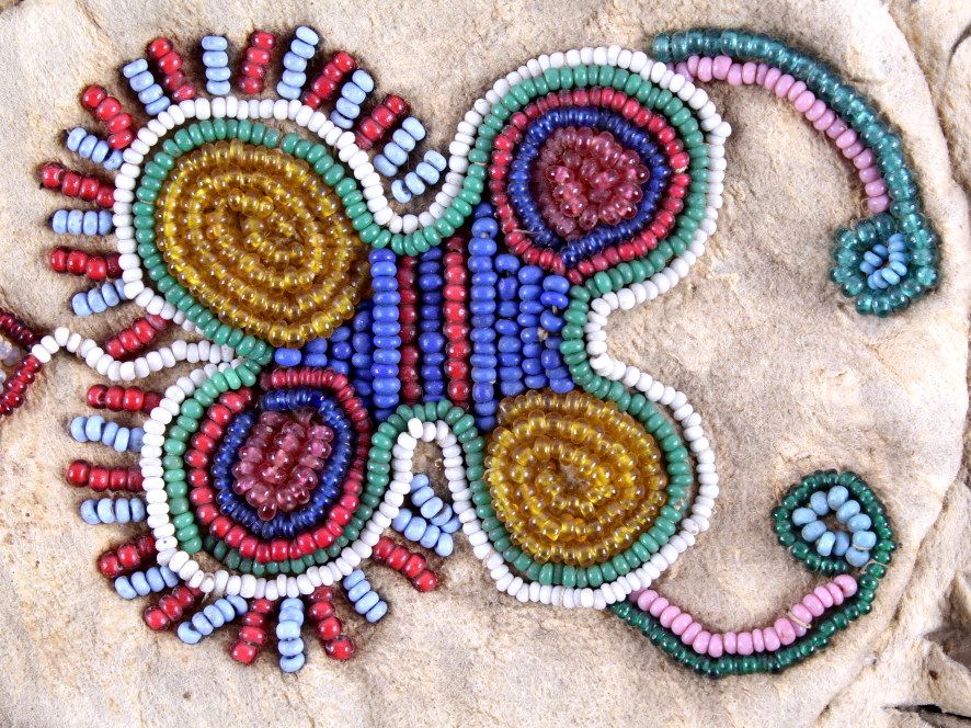 Eastern Sioux Floral Beaded Possibles Bag This is