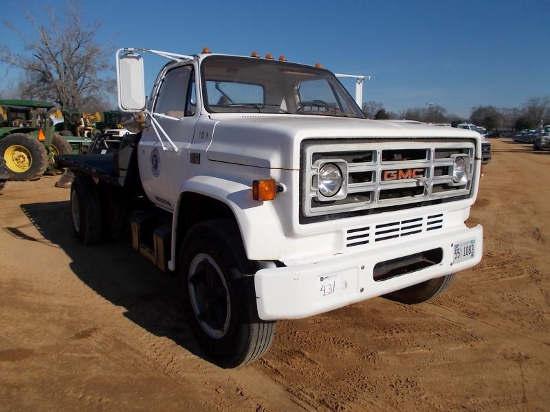 1986 GMC 7000 S/A FLATBED TRUCK, S/N 1GDG7D1F1GV539465, GM DIESEL ENG, A/T, 12' FLATBED BODY ...
