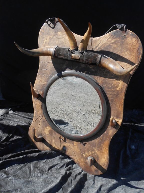 Hanging Saloon Round Mirror Bull Horn Rack