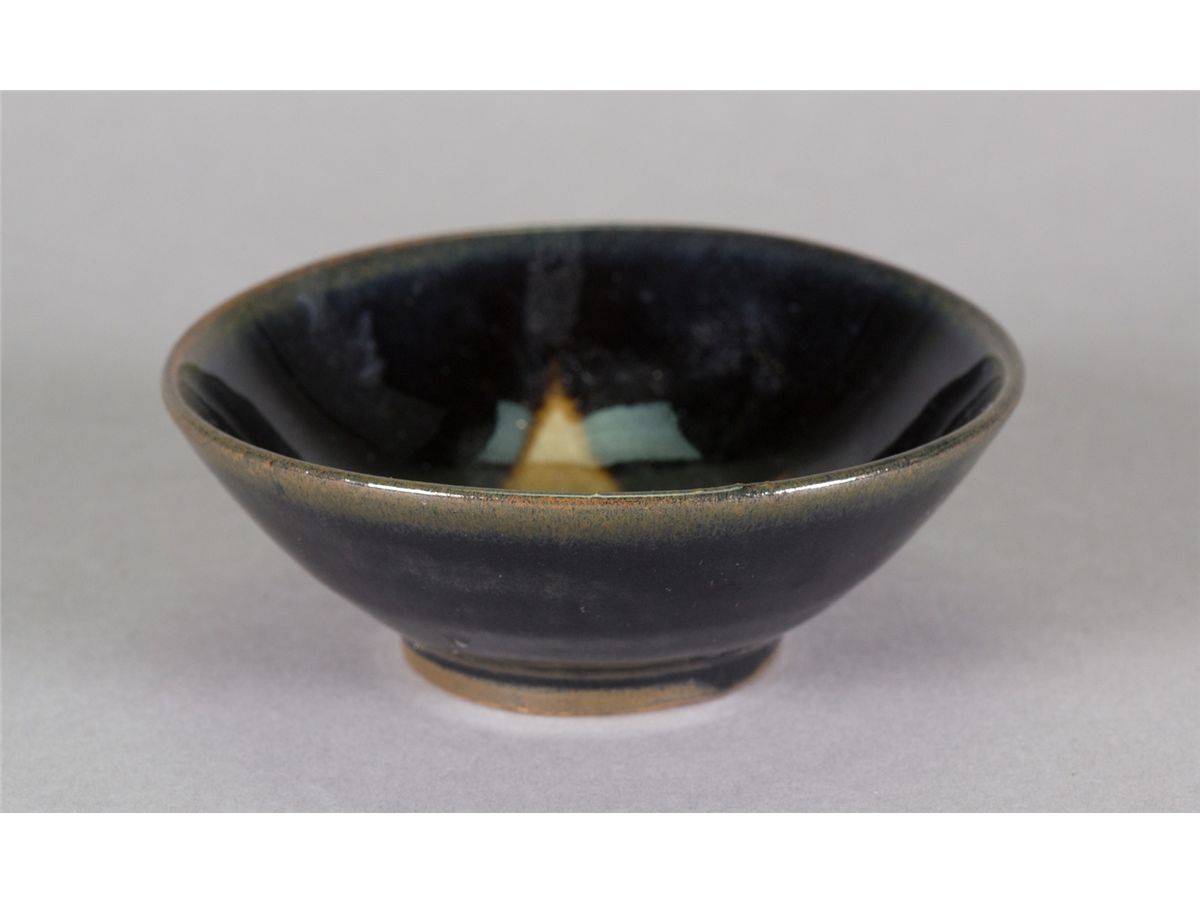 Chinese Black Glazed Pottery Leaf Bowl