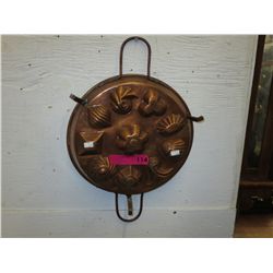 Copper mold with galvanized lining and feet