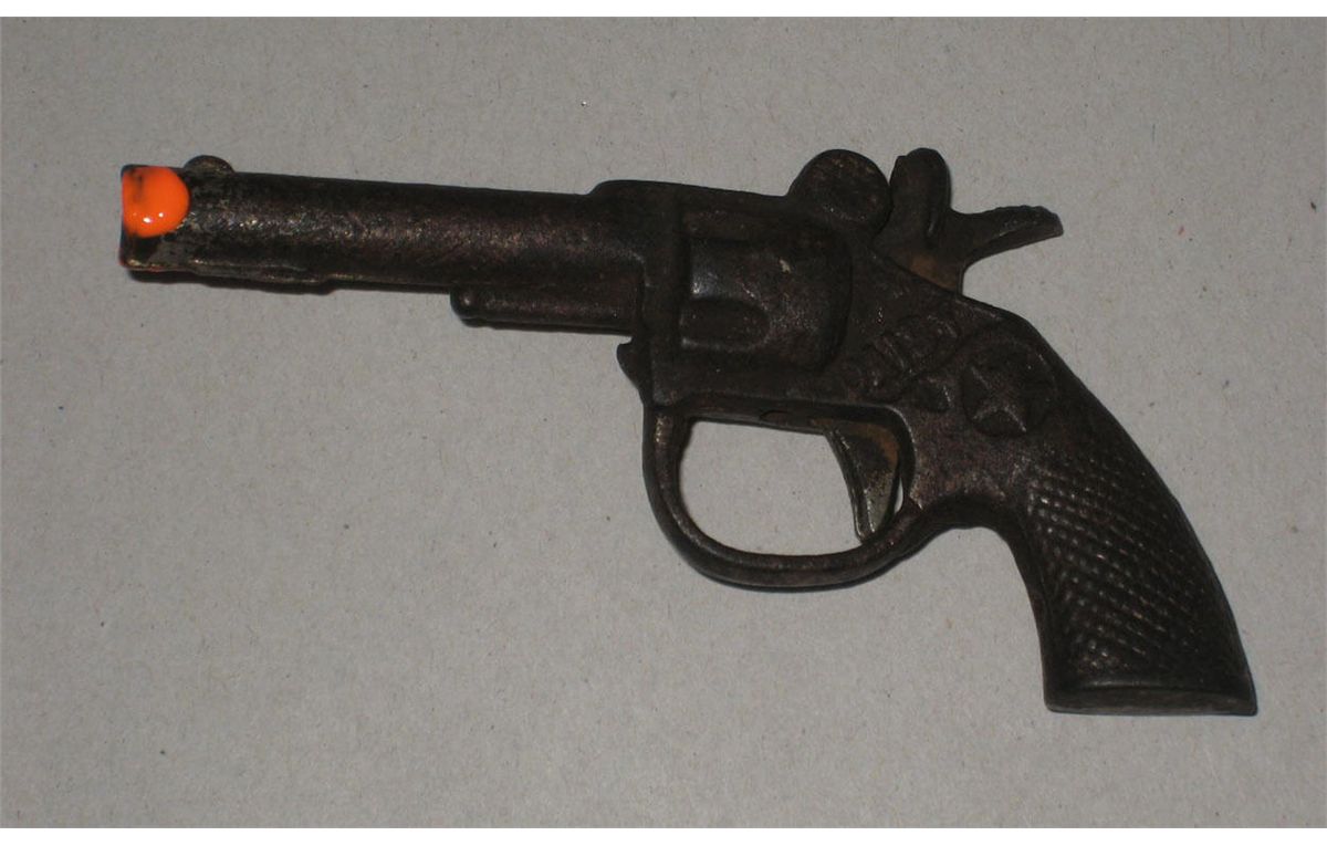 VINTAGE 1935 DAISY CAST IRON SINGLE SHOT CAP GUN