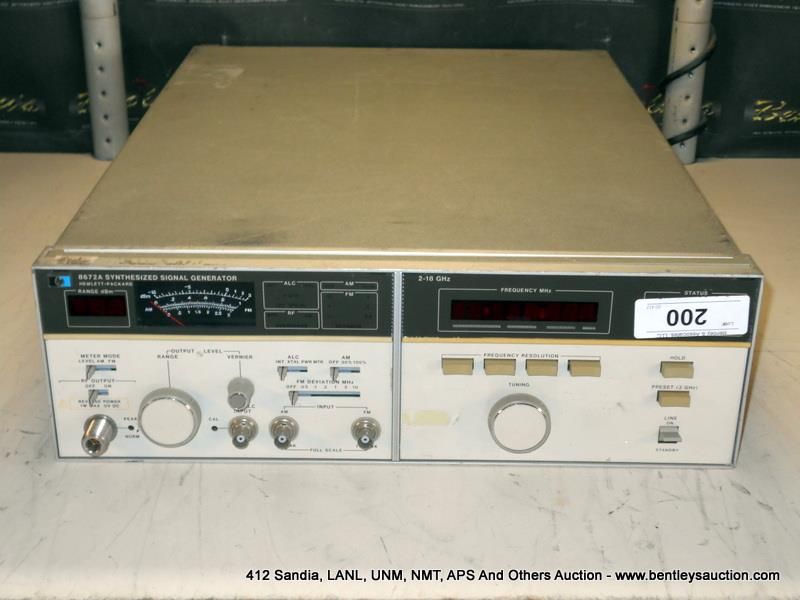 HP 8672A SYNTHESIZED SIGNAL GENERATOR