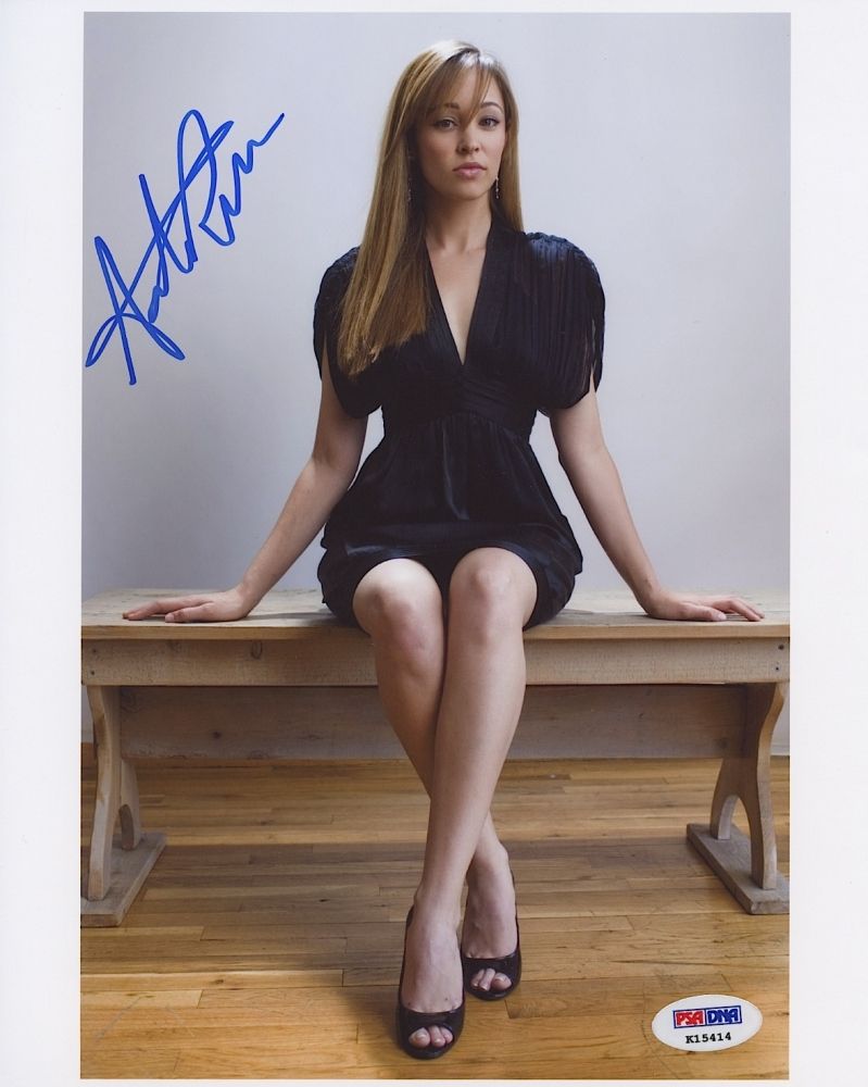 Autumn Reeser Signed 8x10 Photo (PSA COA)