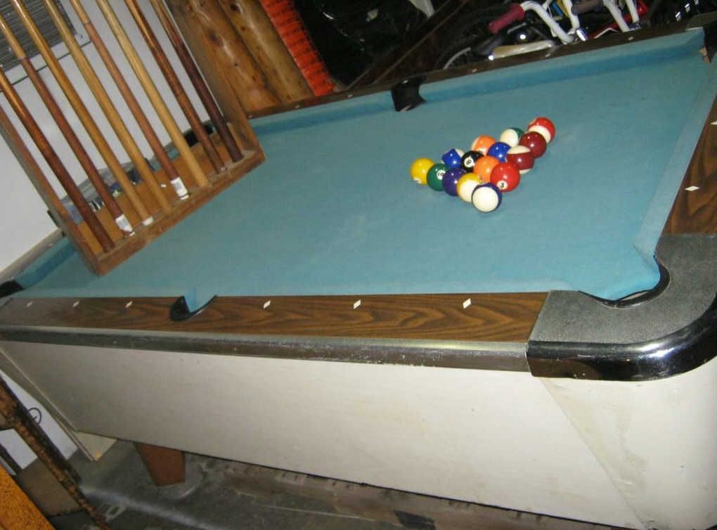 Coin Operated Pool Table & Cue & Balls