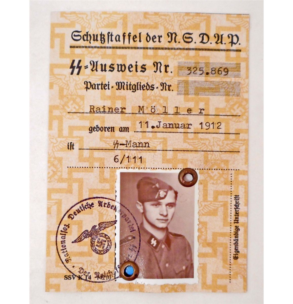 GERMAN NAZI AUSWEIS ID DOCUMENT OF AN SS MAN