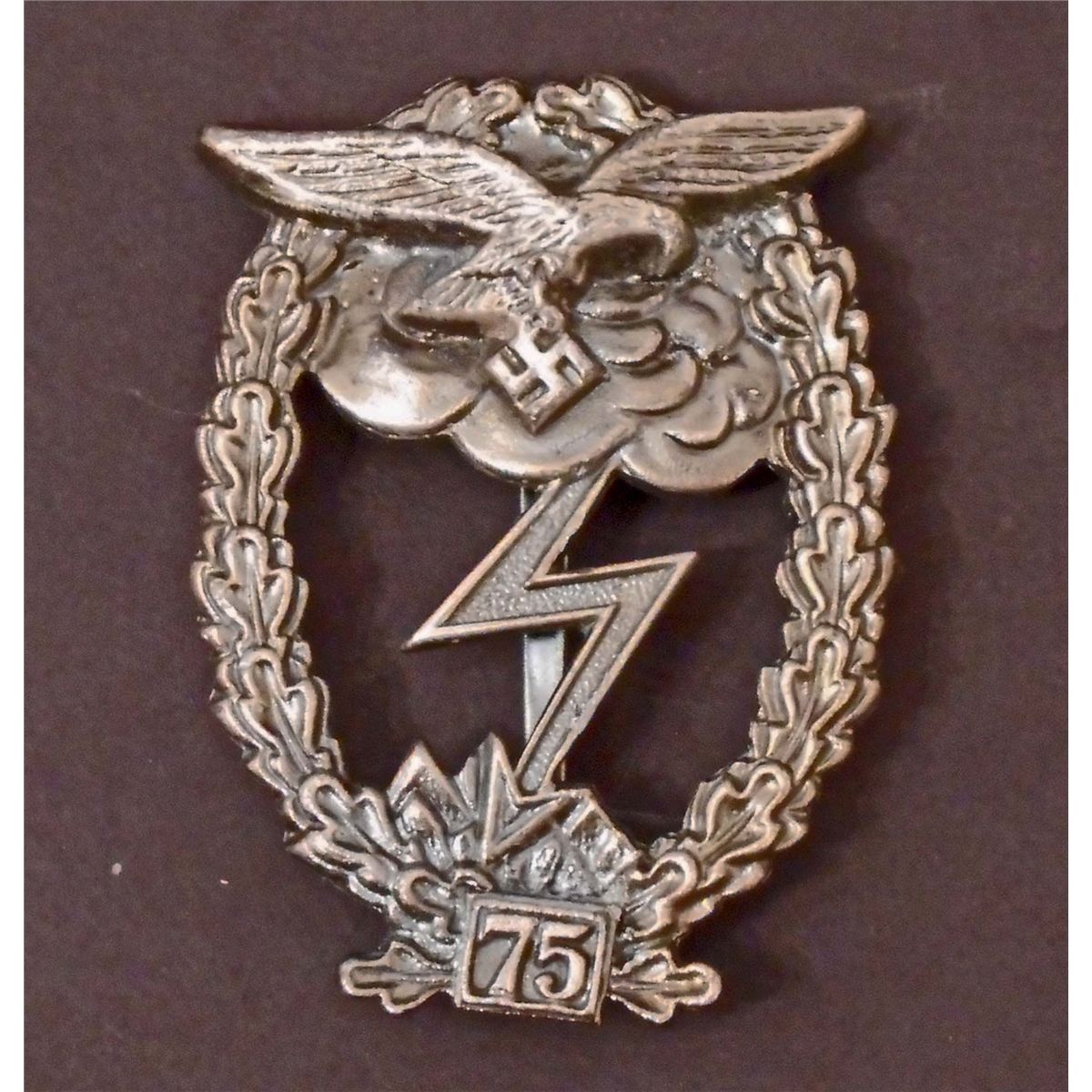 GERMAN NAZI LUFTWAFFE GROUND ASSAULT BADGE - 75 ASSAULTS