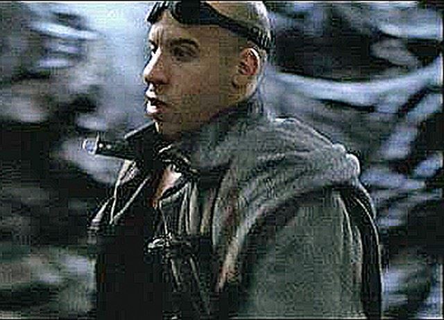 Chronicles Of Riddick Riddick (Vin Diesel) Planet Crematoria Cloak