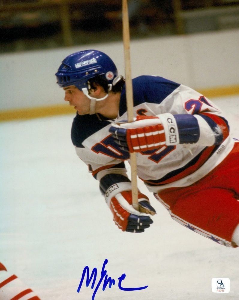 Mike Eruzione Signed Team USA 8x10 Photo (PA LOA)