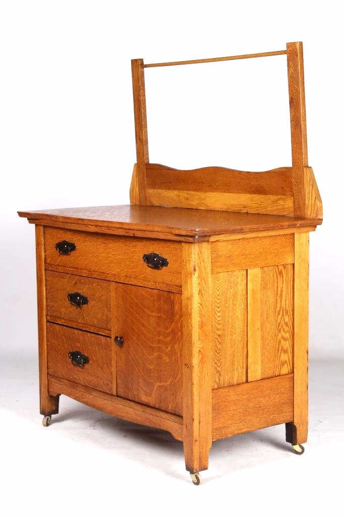 Antique Oak Wash Stand with Towel Bar This is a ha