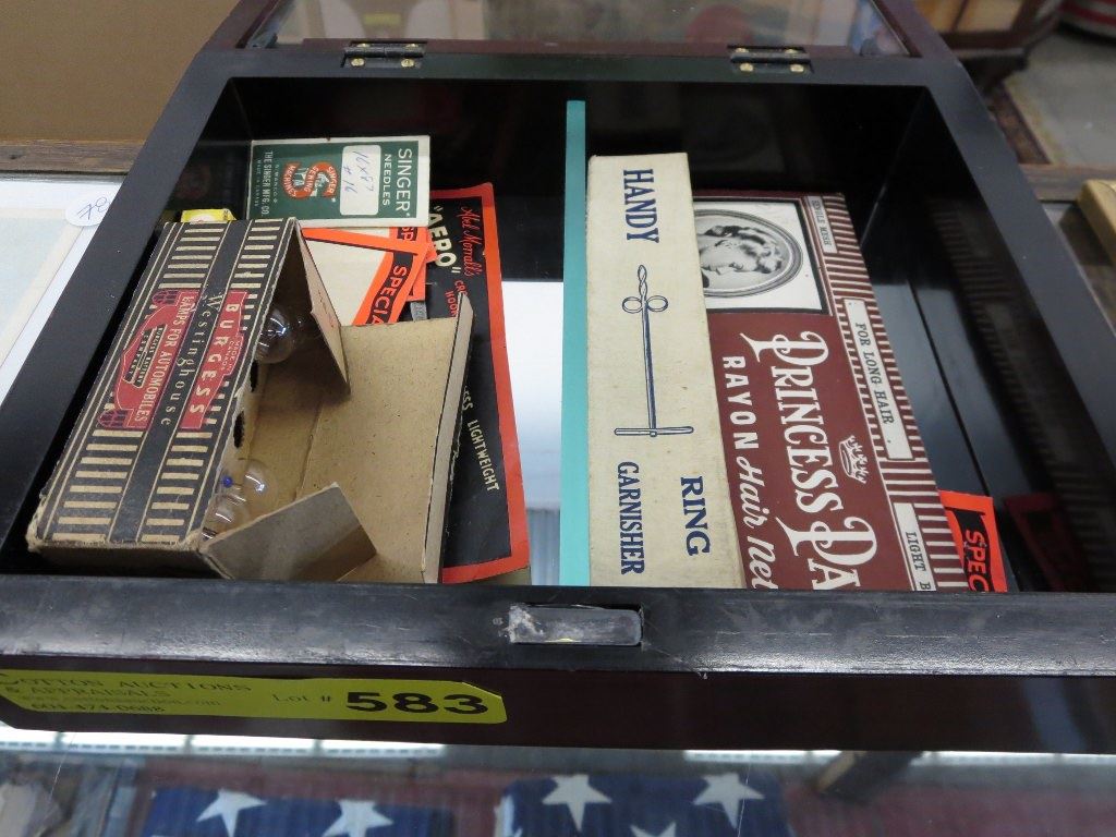 Small display box with vintage packaging