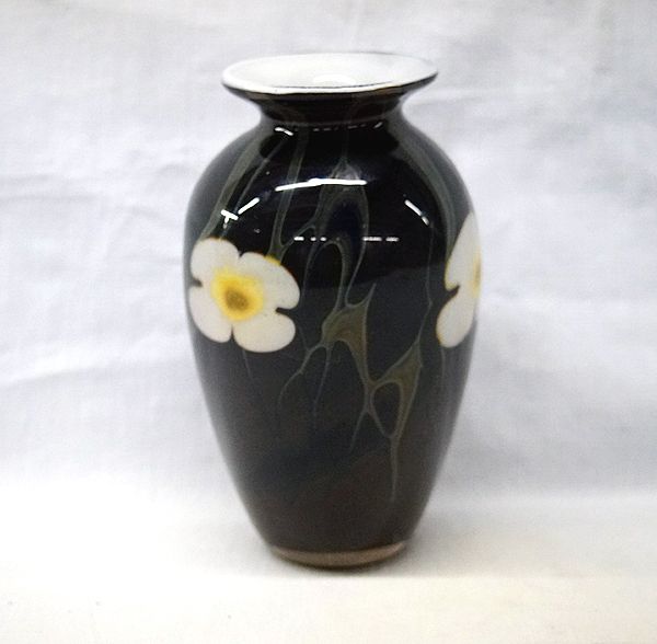 1982 Hand Blown Don Bagwell Art Glass Vase