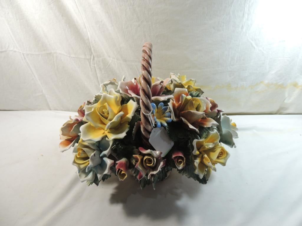 CAPODIMONTE LARGE FLOWER BASKET