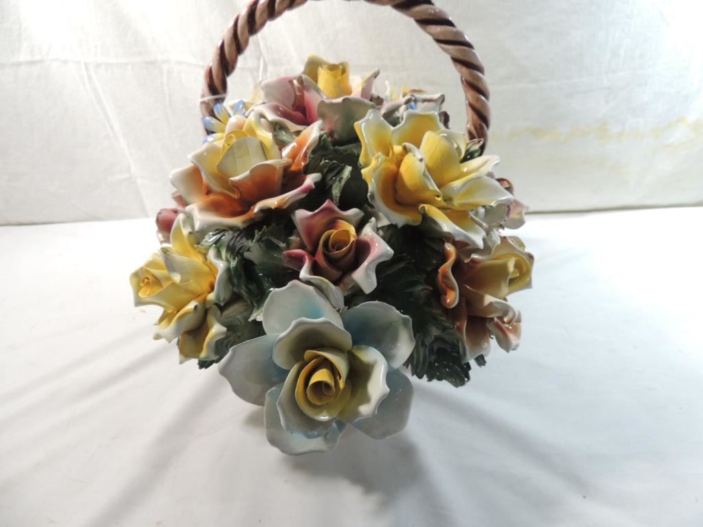 CAPODIMONTE LARGE FLOWER BASKET