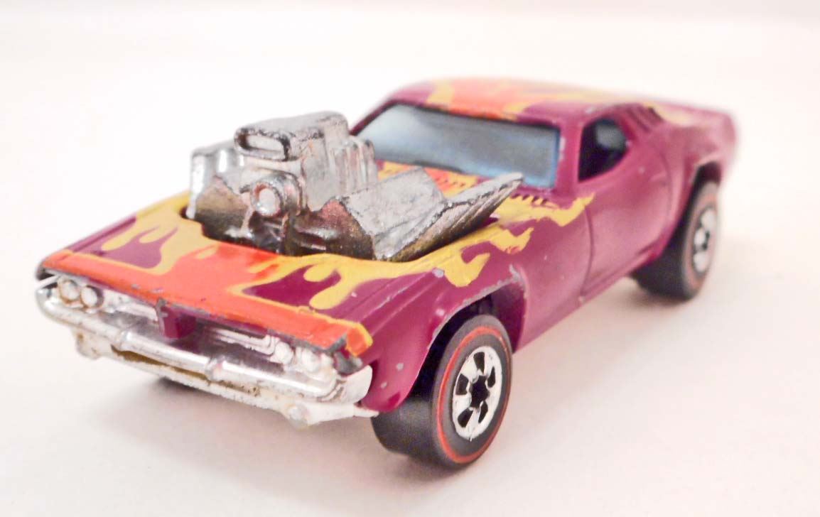 VINTAGE HOT WHEELS RED LINE RODGER DODGER FLYING COLORS PLUM