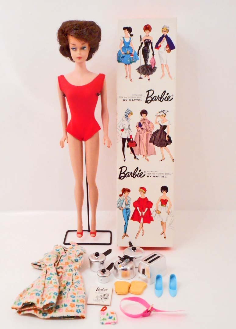 VINTAGE 1960'S BRUNETTE BUBBLE CUT BARBIE IN ORIGINAL BOX