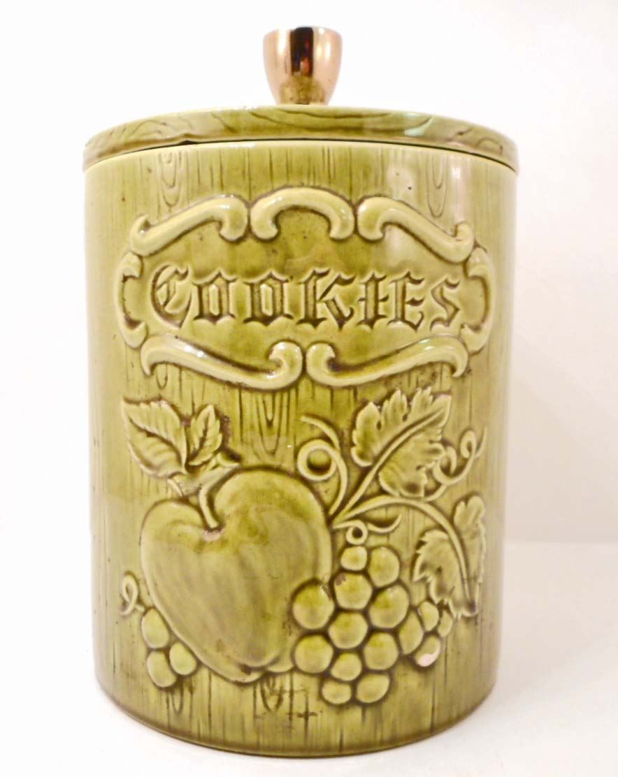 VINTAGE TREASURE CRAFT COOKIE JAR