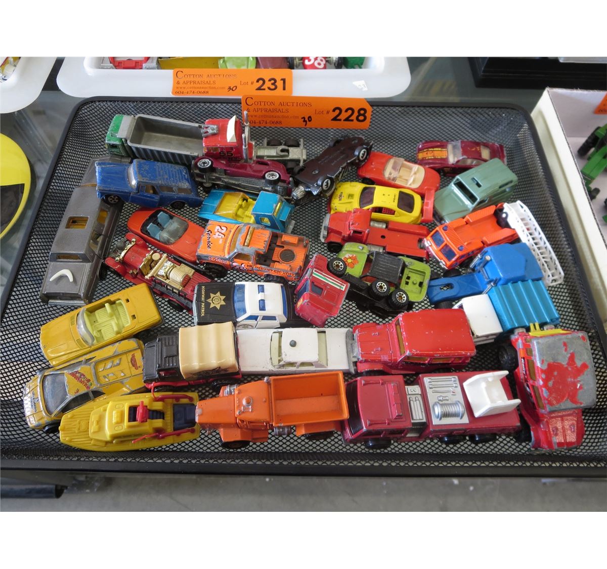 30 Matchbox & scale model cars