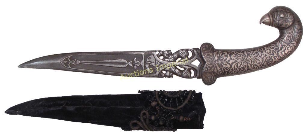 AN INDIAN KHANJAR DAGGER