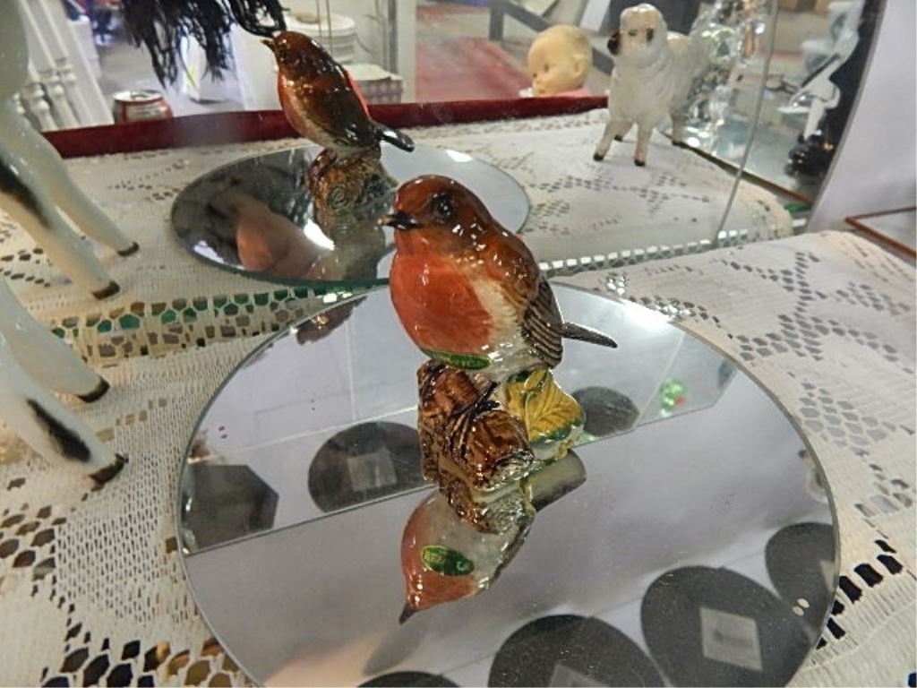 BESWICK PORCELEIN ROBIN - #880