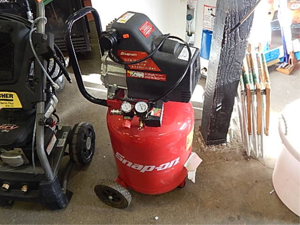 COMPRESSOR - SNAP-ON - 15 GAL - WORKING