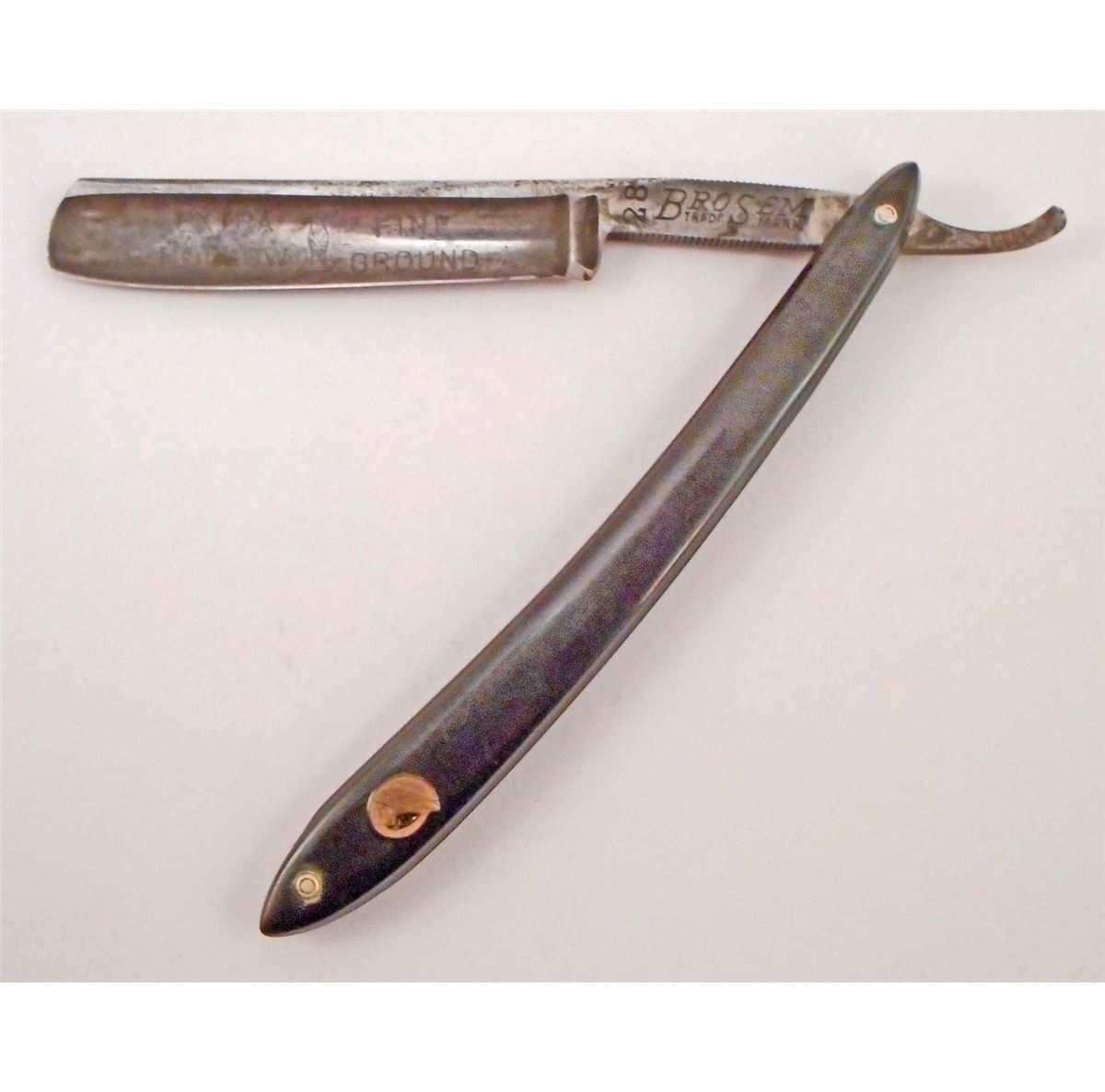 NAZI GERMAN STRAIGHT RAZOR - APPROX. 6" LONG