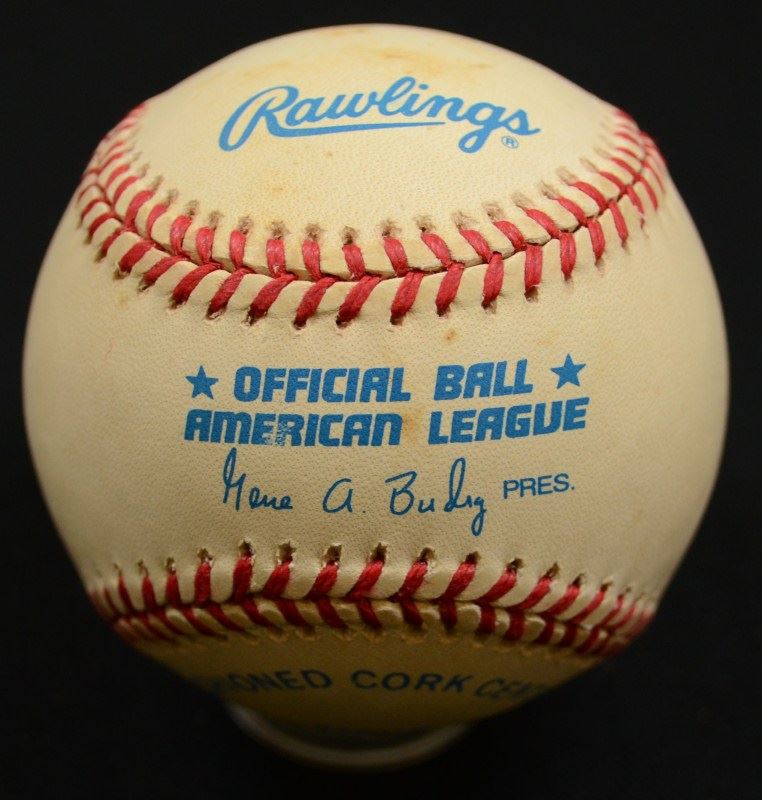 Albert Belle Autograph / Signed American League Baseball