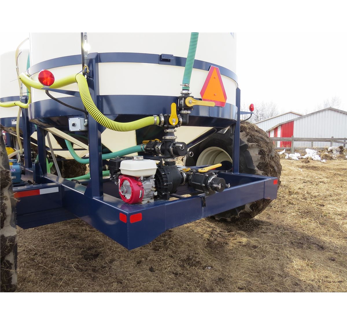 PATTISON CB 3200 GALLON LIQUID FERTILIZER WAGON C/W 3 COMPARTMENT TANKS