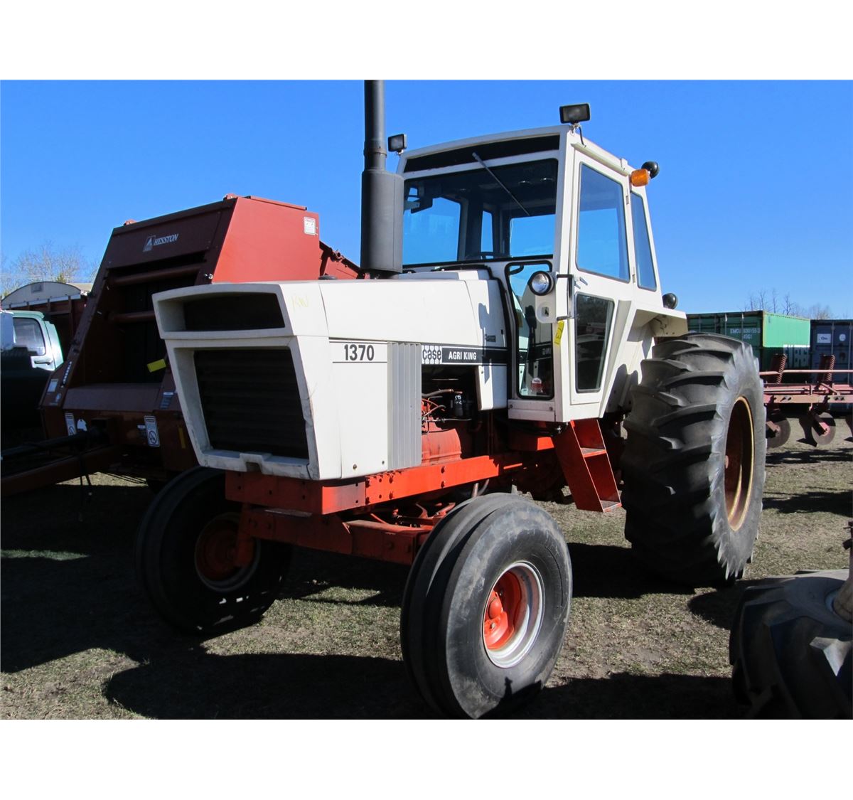 CASE 1370 AGRI-KING TRACTOR