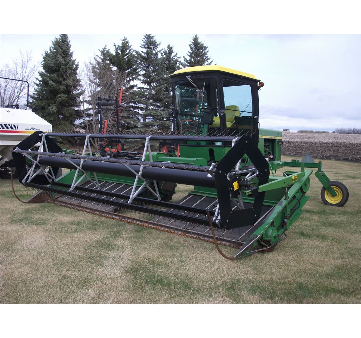 JOHN DEERE 2320 SWATHER