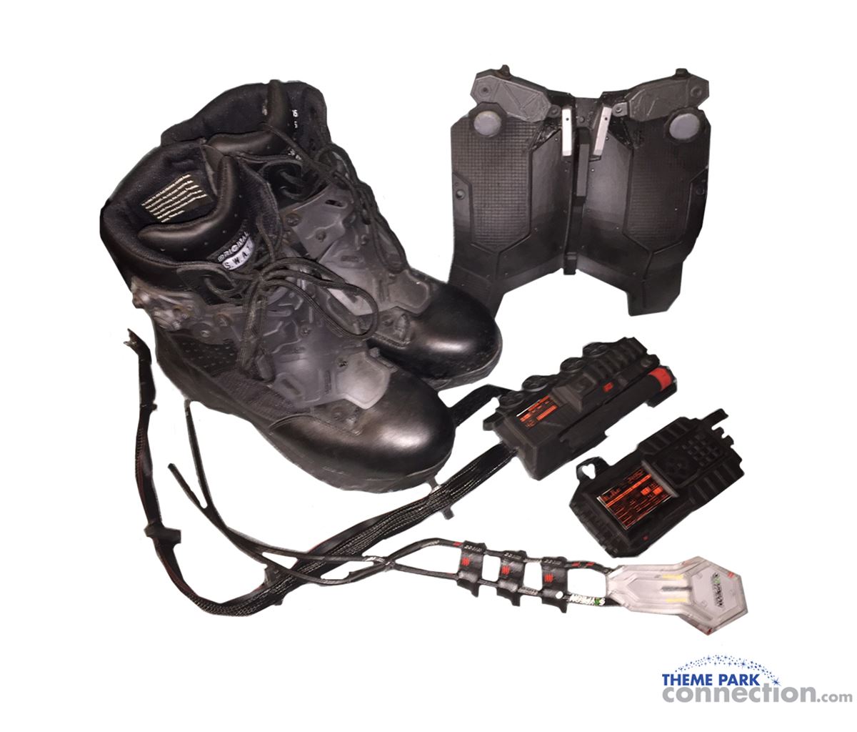 Elysium 2013 Movie Sharlto Copley Stunt Used Exo-Suit Wardrobe Prop Lot