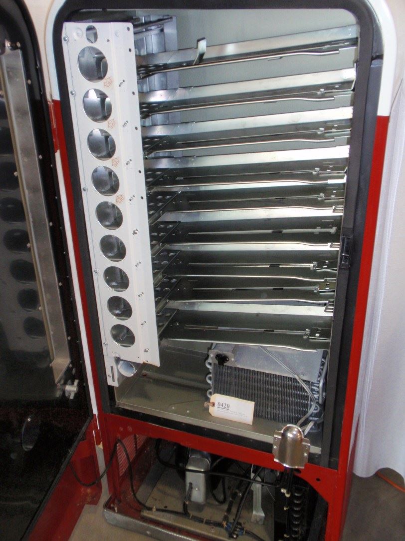 Coca-Cola machine, Vendo 81D, 10 Cent, an older restoration, Exc cond ...