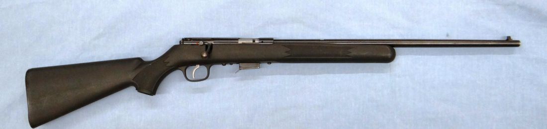 Savage 93, .22 mag., synthetic stock, s# 0437294, w/clip