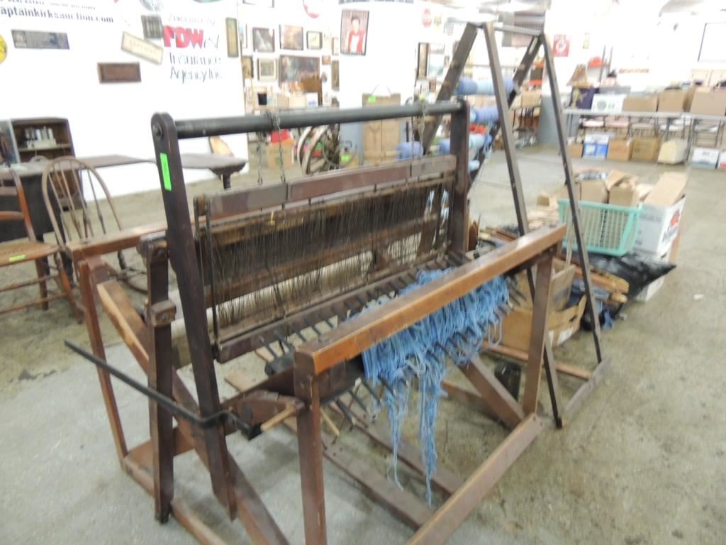 ANTIQUE UNION LOOM NO. 36 W/ YARN & ACCESSORIES