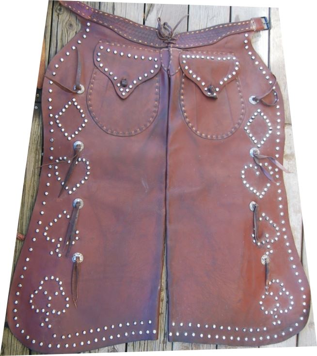 extra nice Porter spotted batwing chaps