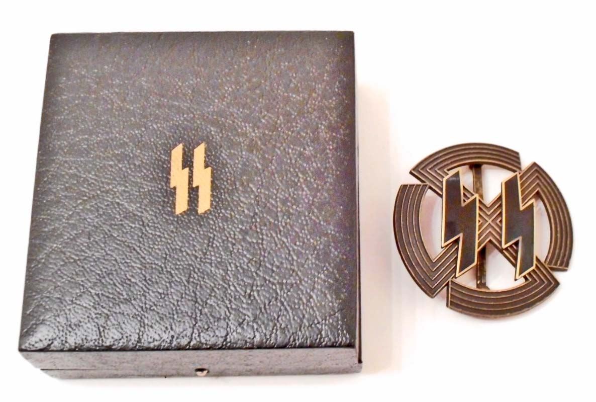 CASED GERMAN NAZI WAFFEN SS BRONZE RUNIC PROFICIENCY BADGE