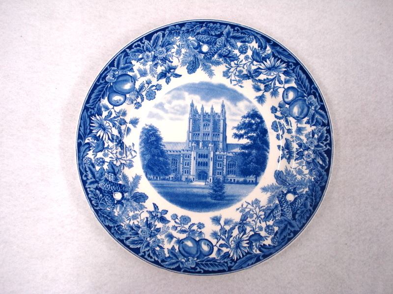 Nine Wedgwood Vassar College porcelain plates in blue transferware ...