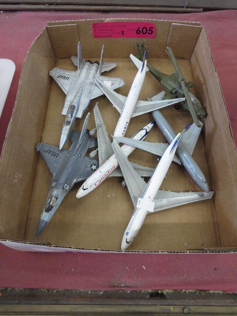 7 Scale model airplanes - some die-cast