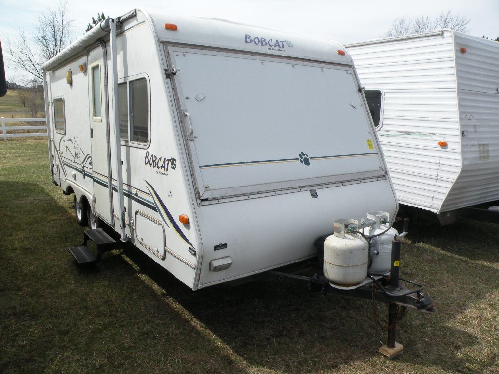 2000 Bobcat 18 ft camper trailer SN#-4YDT2022XY8026915